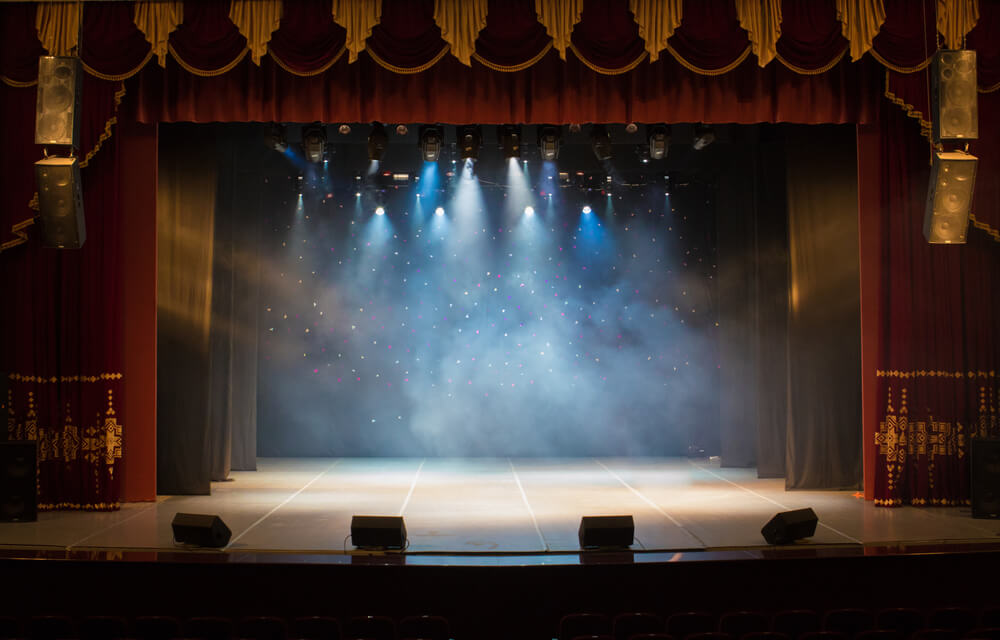 Tipos De Luces De Escenario Para Teatro 14.477 Luz De Escenario Stock